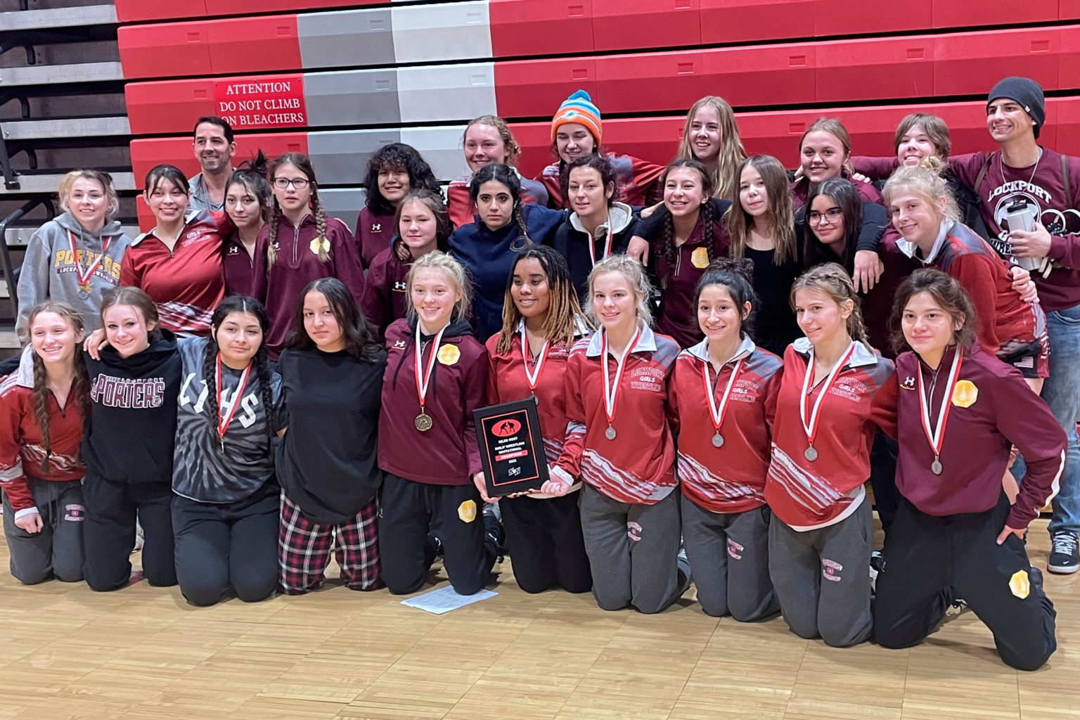 Lockport edges Hoffman Estates for title at inaugural Niles West Invite ...